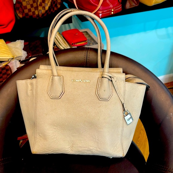 Bags | Michael Kors Two Way Follow On Ig Zaddywaleed | Poshmark